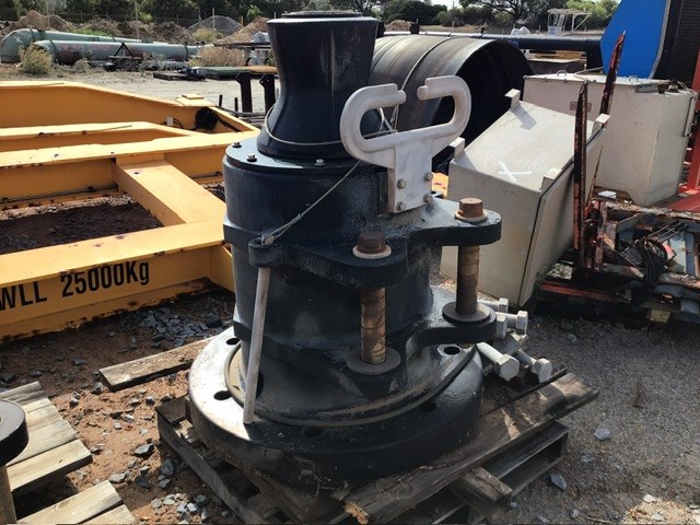 Capstan Mooring Winch with 2x 75 KGs WLL Trelleborg Quick Release Hooks ...