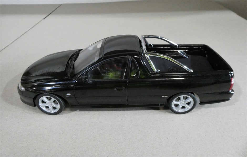 “Phantom Black” Holden VU SS Ute Black & Red Trim 1/18 Scale Model Car ...