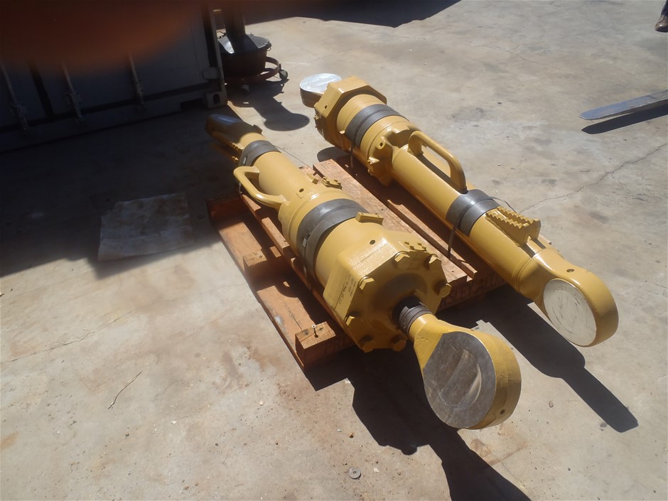 Caterpillar D11 RH Blade Tilt Cylinder # 1 308-2464 Auction (0023 ...