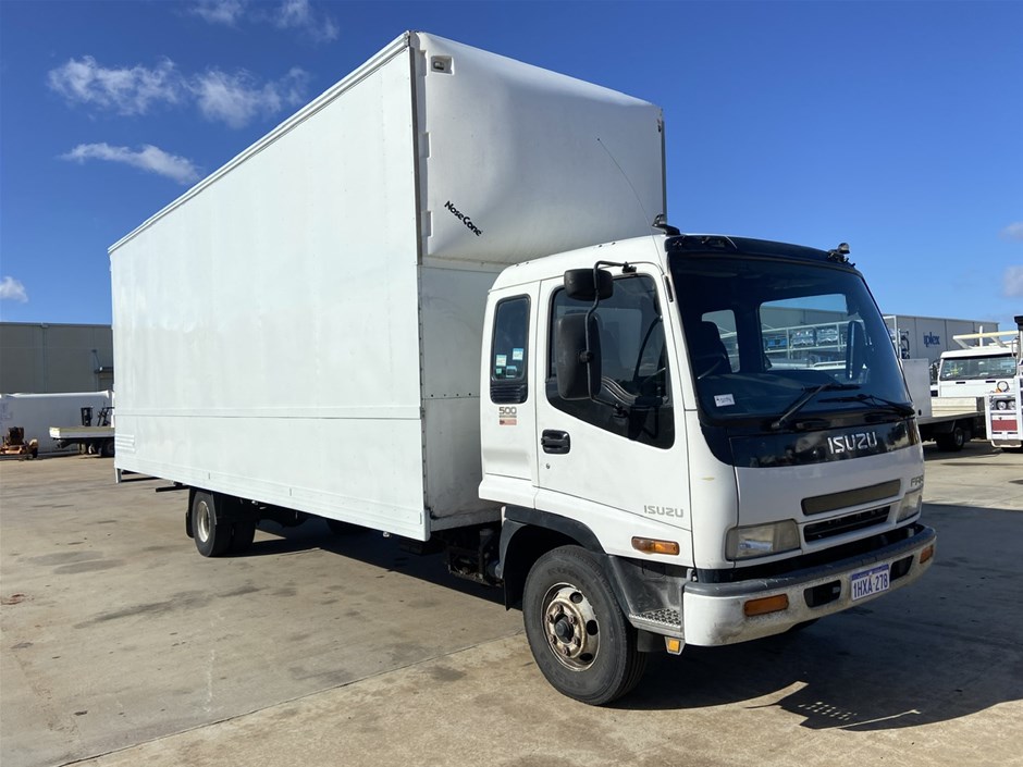 2005 Isuzu FRR 500 4 x 2 Pantech Truck Auction (0001-9041694) | Grays ...