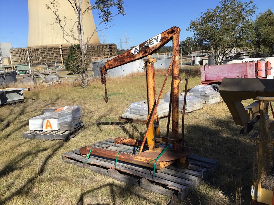 Abbey Engine Crane / Lifting JB Auction (0108-7045139) | Grays Australia