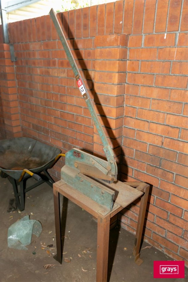 Metalex Manual Hand Guillotine on Steel Stand Auction (0032-5052828 ...