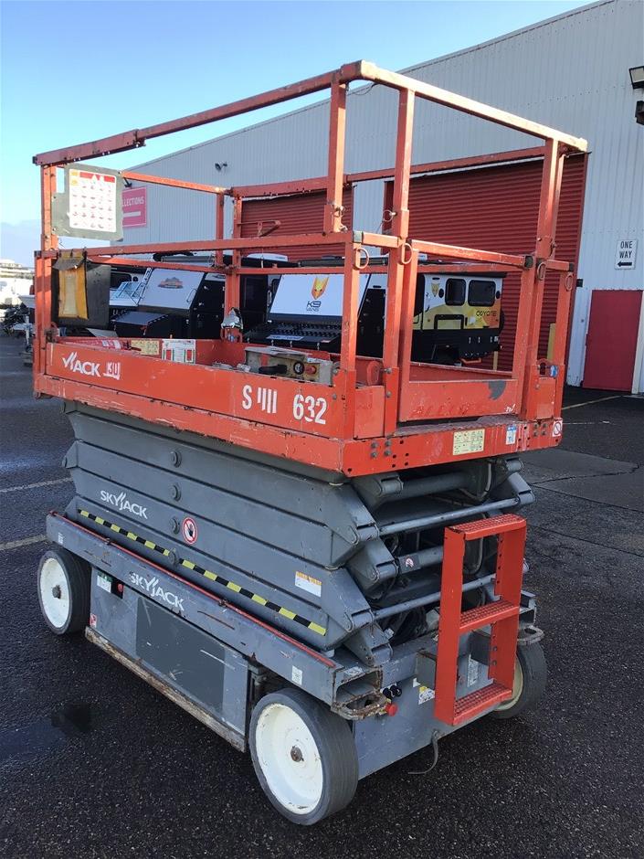 2015 Skyjack SJIII 4632 Scissor Lift Auction (0009-7046567) | Grays ...