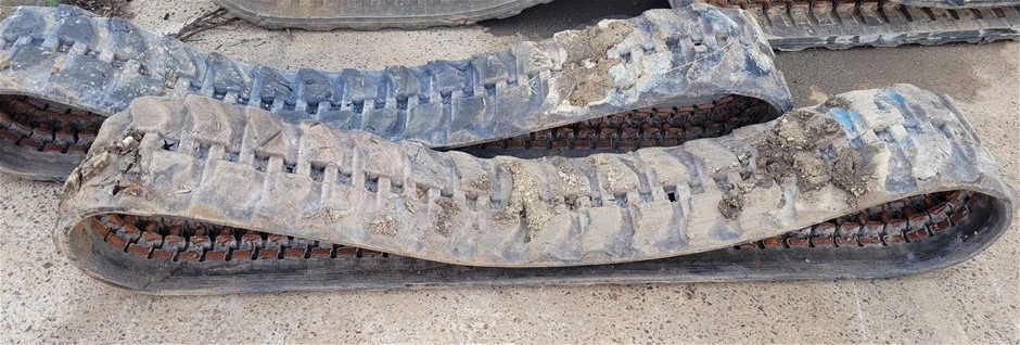 Pair Of Rubber Tracks Auction (0106-3025605) | Grays Australia