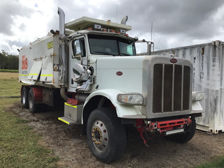 2011 Peterbilt 388 6 x 4 Service Truck Auction (0011-7045308) | Grays ...
