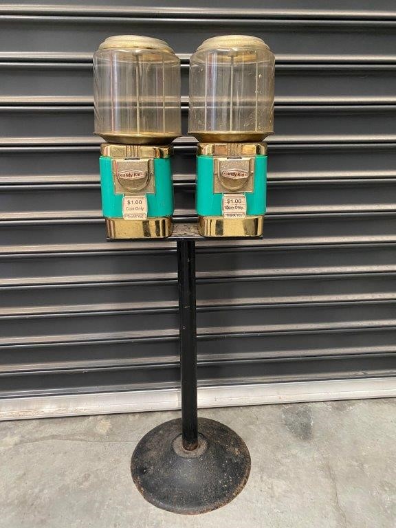 Two Head Confectionary Vending Machine Auction (0041-3025747) | Grays ...