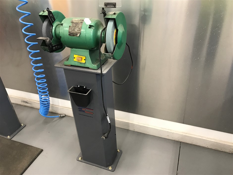 1x Abbott and Ashby Double Ended Grinder Auction (0011-3025730) | Grays ...