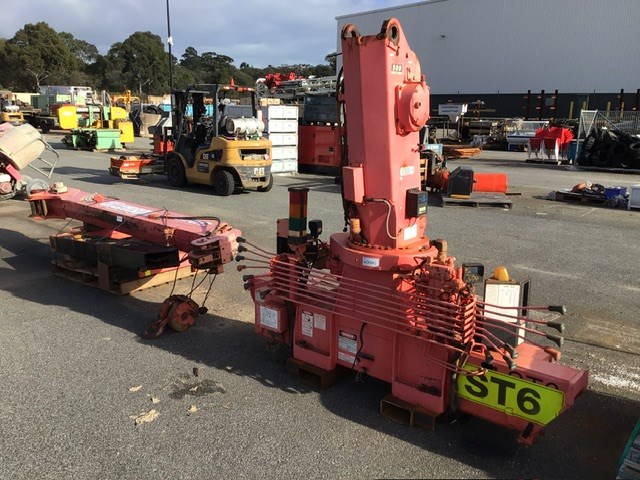 2010 UNIC 3000kg Truck Mountable Crane Auction (0002-9042286) | Grays ...