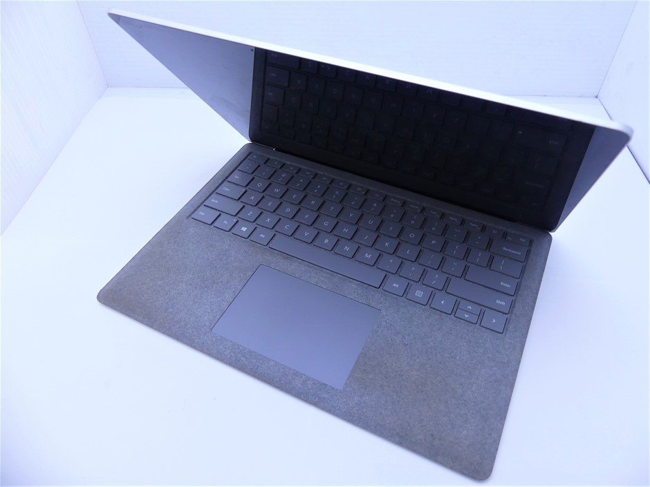 Microsoft Surface Laptop 2 Notebook Auction (0002-2553465) | Grays ...