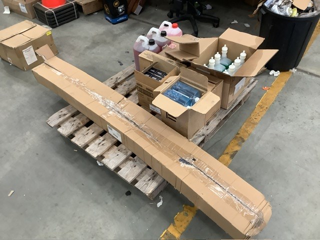 Pallet of Various Cleaning Supplies and Equipment Auction (0096-9042660 ...