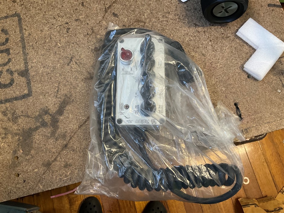 Hydraulic Control Module Auction (0073-3025870) | Grays Australia