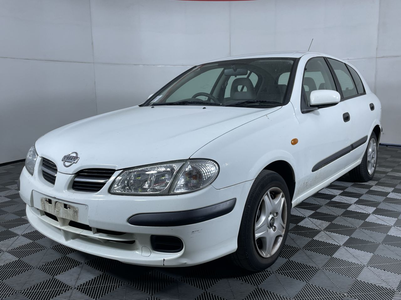 2001 Nissan Pulsar ST N16 Manual Hatchback Auction (0001-50704249 ...