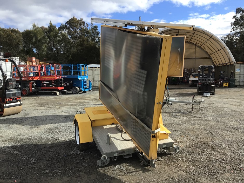 2014 Bartco VMC5C Single Variable Message Sign Trailer - Dismantled ...