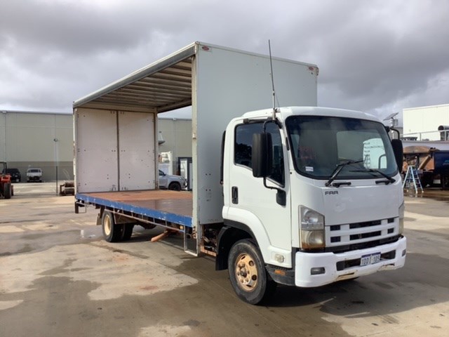 2009 Isuzu FH FRR500 4 x 2 Curtainsider Rigid Truck Auction (0008 ...
