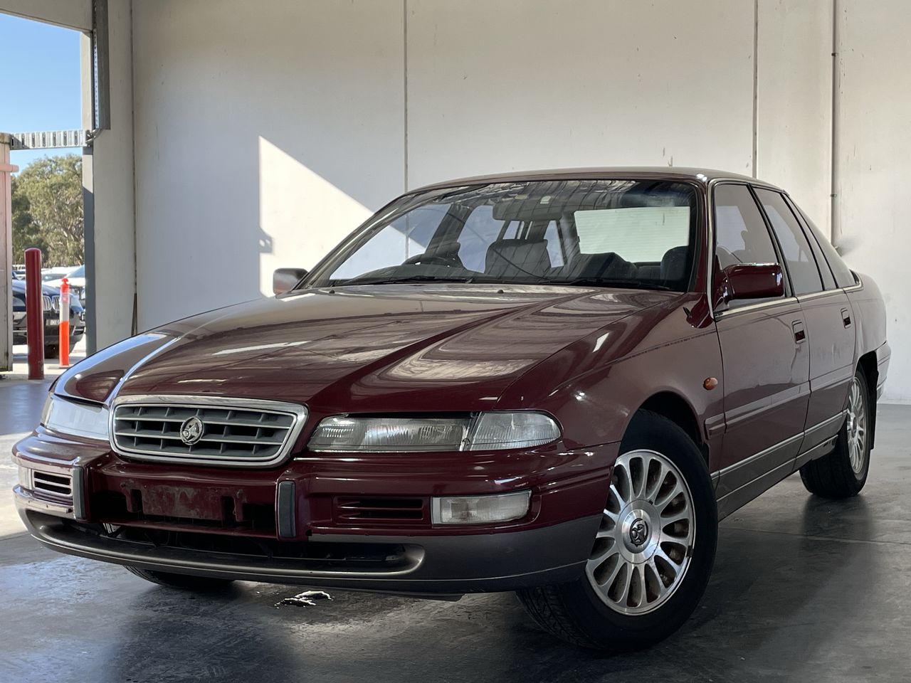 1998 Holden Statesman V8 VS Automatic Sedan Auction (0001-21004938 ...