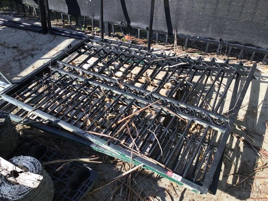 2x Steel Spear Top Design Entrance Driveway Gates Auction (0143-7046217 ...