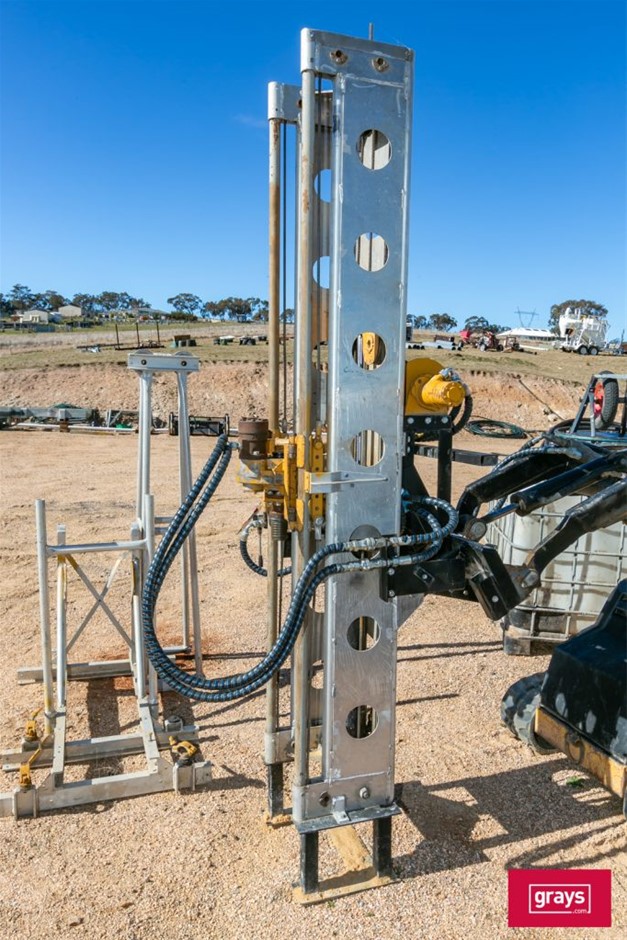 Jacro GEO TEC 200-71 Hydraulic Rotary Drilling Rig Attachment Auction ...