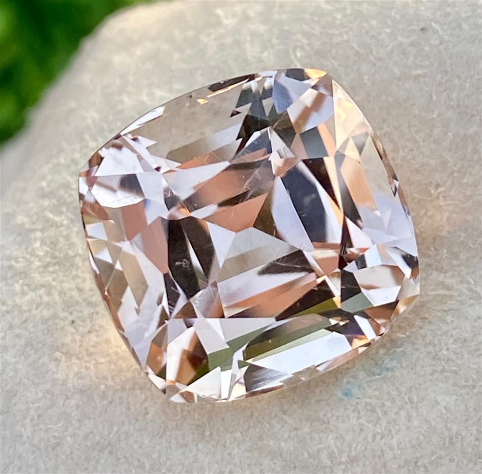 20.85 Carats Imperial Rose Gold Topaz Auction (0001-2554288) | Grays ...