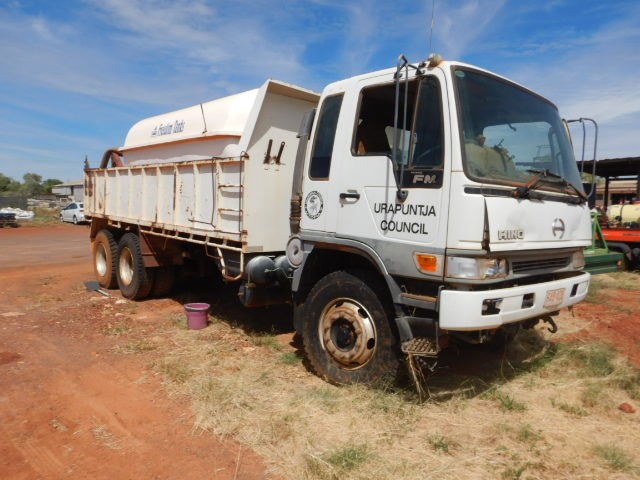 2002 Hino FM1J 6 x 4 Tipper Truck with water cart tank and pump Auction ...