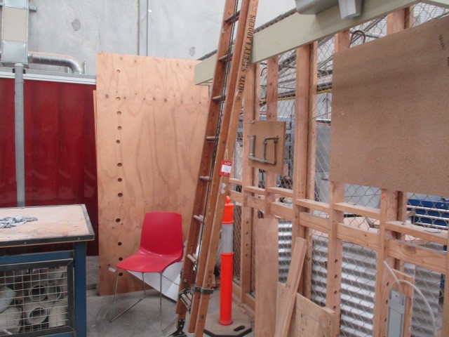 Mote Timber Extension Ladder Auction (0012-3026258) | Grays Australia