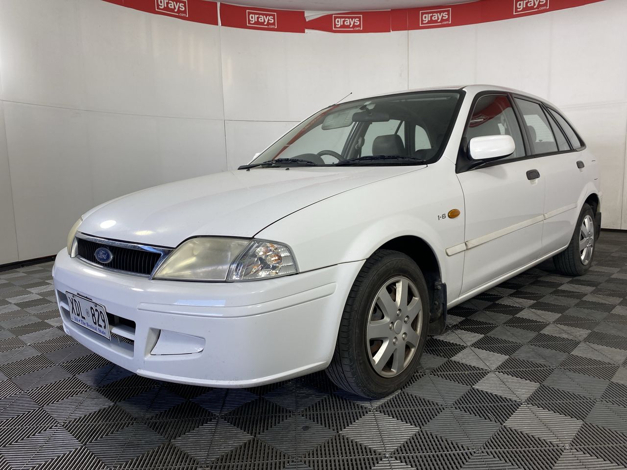 2001 Ford Laser LXi KN Automatic Hatchback Auction (0001-60041648 ...