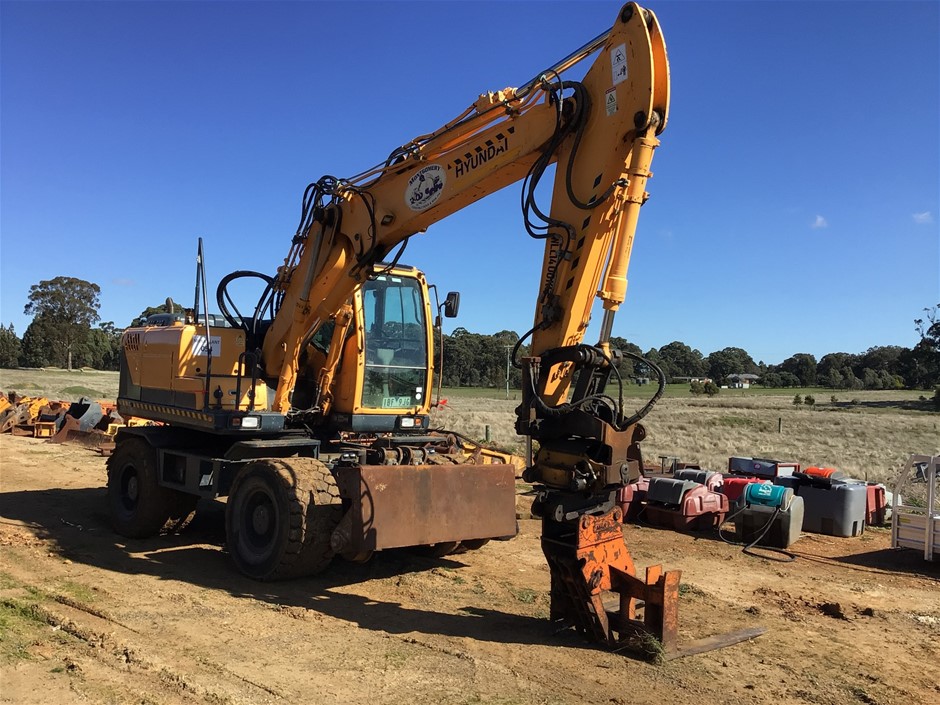 2018 HIRAIL Hyundai ROBEX 1401-9 Wheel Excavator Rubber Tyre Auction ...