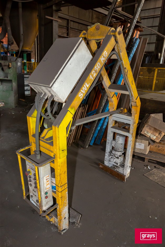 Omega Pallet Lifting Rotator Auction (0205-5053689) | Grays Australia