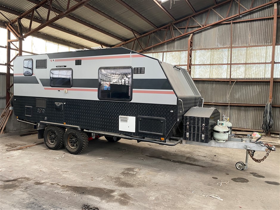 2017 GIC BLACK SERIES HQ19 OFFROAD CARAVAN Auction (0001-10335993 ...