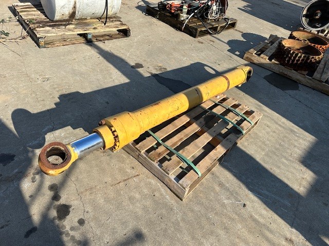 CAT Hydraulic Cylinder Auction (0145-3026613) | Grays Australia