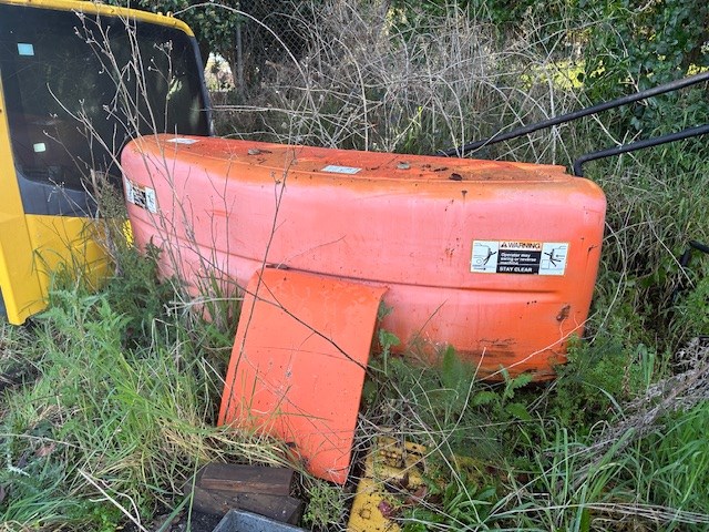 Hitachi Excavator Counterweight Auction (0162-3026613) | Grays Australia