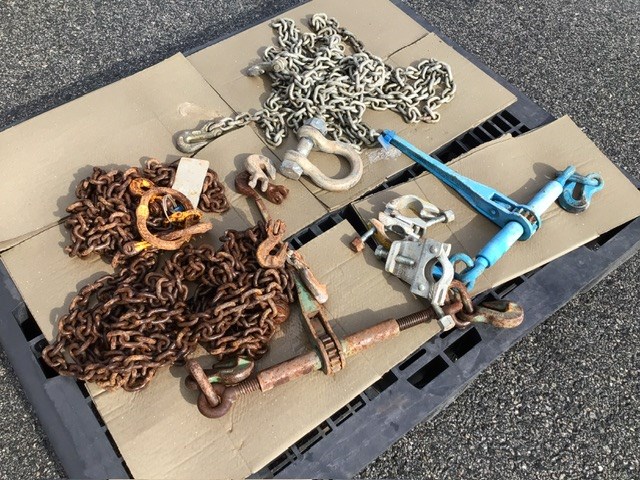 Single Leg Chain Sling and 2 x Load Chains and Binders. Auction (0046 ...