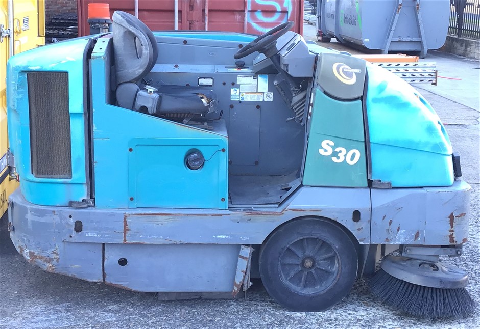 Tennant S30 SweepSmart Ride On Sweeper Auction (0003-5054672) | Grays ...
