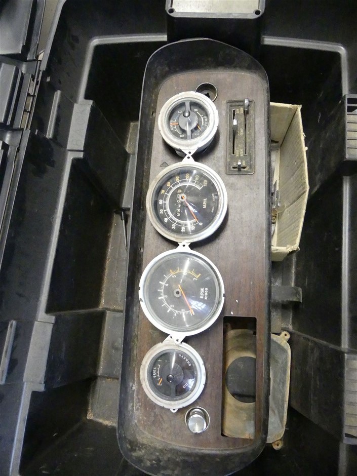 Chrysler valiant dashboard Auction (0841-5054034) | Grays Australia