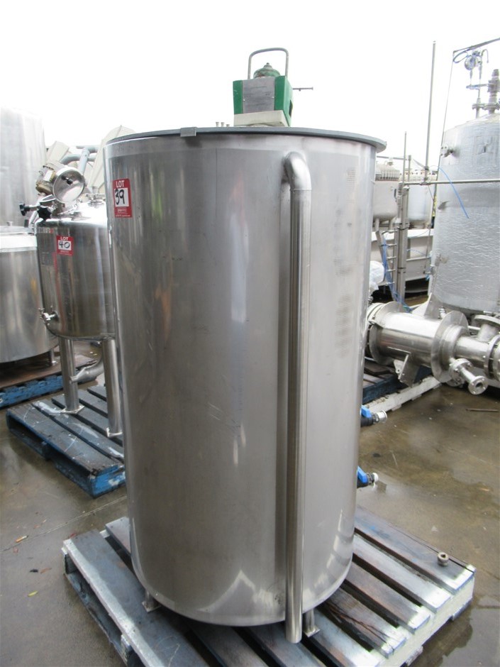 Stainless Steel Coiled Insulated Mixing Tank Auction (0039-5054079 ...