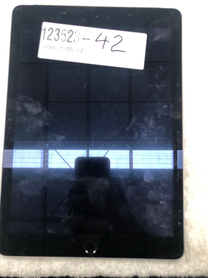 Apple iPad Air 2 Tablet Auction (0034-3026980) | Grays Australia