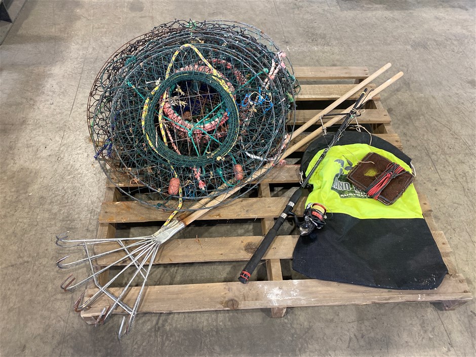 Qty of Crab Nets, Rakes & Fishing Gear Auction (0019-8017884) | Grays ...