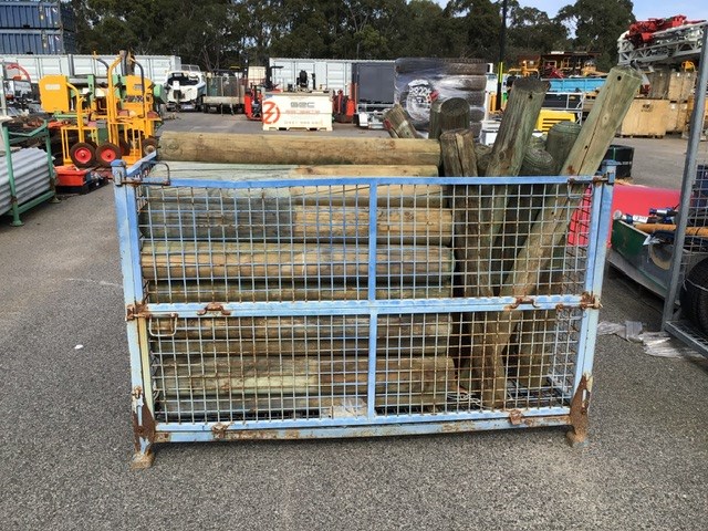 Stillage Of Assorted Size Fence Poles Auction (0018-9044967) | Grays ...