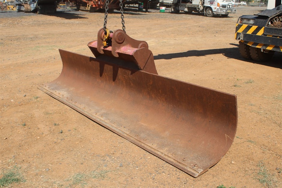 20 Ton Excavator Grader Blade Auction (0021-5054137) | Grays Australia