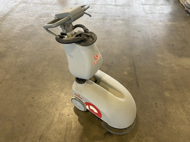 Comac Vispa 35B Electric Floor Scrubber Auction (0012-8017883) | Grays ...