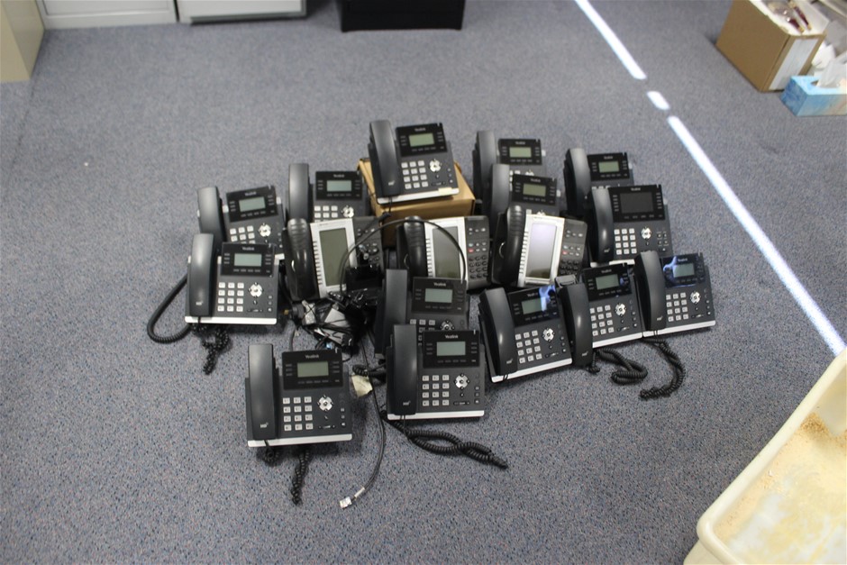 Quantity of Assorted Office Phones hand Sets Auction (1036-5054435 ...