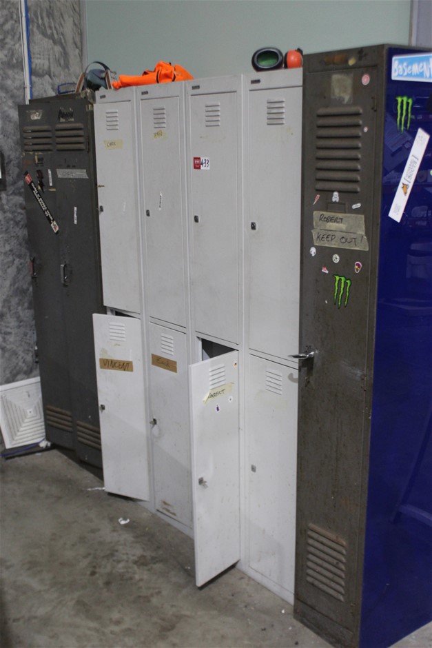 7x Banks of Assorted Personal Locker Auction (0433-5054435) | Grays ...