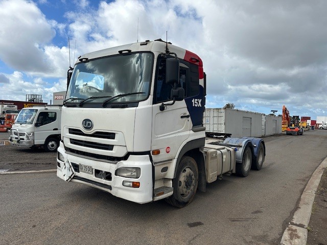 2009 UD GWB4D 6 x 4 Prime Mover Truck