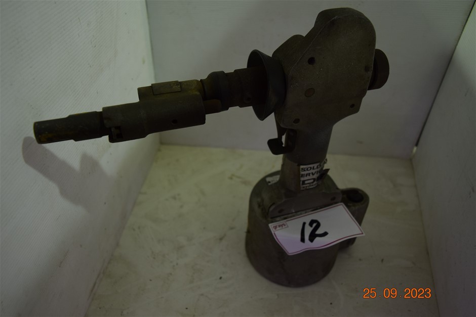 Avdel Type 720 Pneumatic Rivet Tool Auction (0012-9045177) | Grays ...