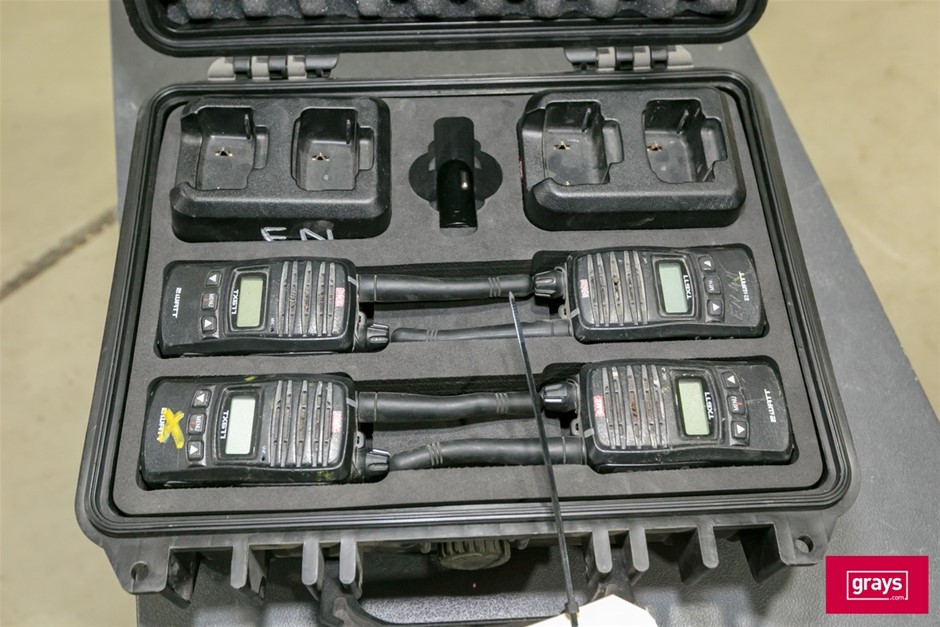 GME TX677 4x UHF Hand Held Radio Kit Auction (0185-5054208) | Grays ...