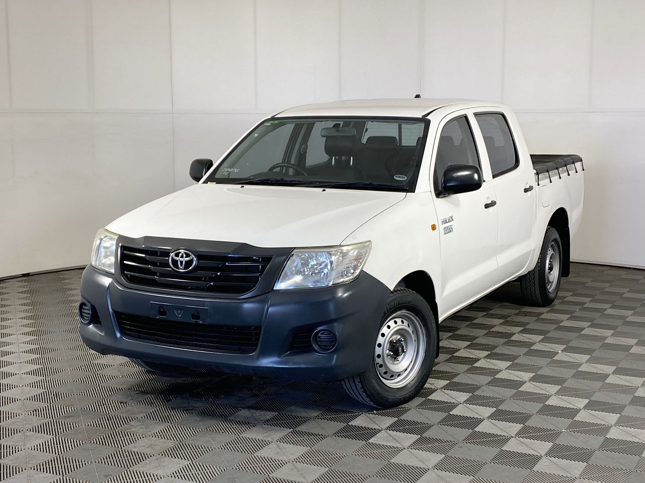 2014 Toyota Hilux 4X2 WORKMATE TGN16R Automatic Dual Cab Auction (0001 ...