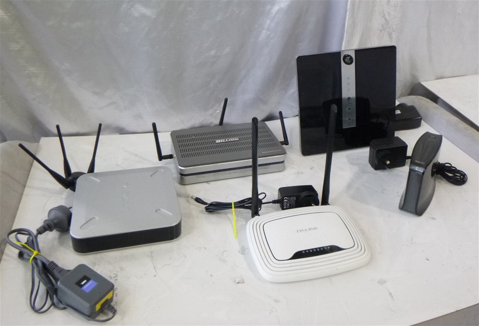 Bulk Lot Of Assorted Network Equipment Auction (0046-5054504) | Grays ...