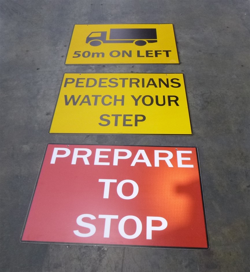 Bulk Lot Of Assorted Metal Road Signs Auction (0057-5054511) | Grays ...