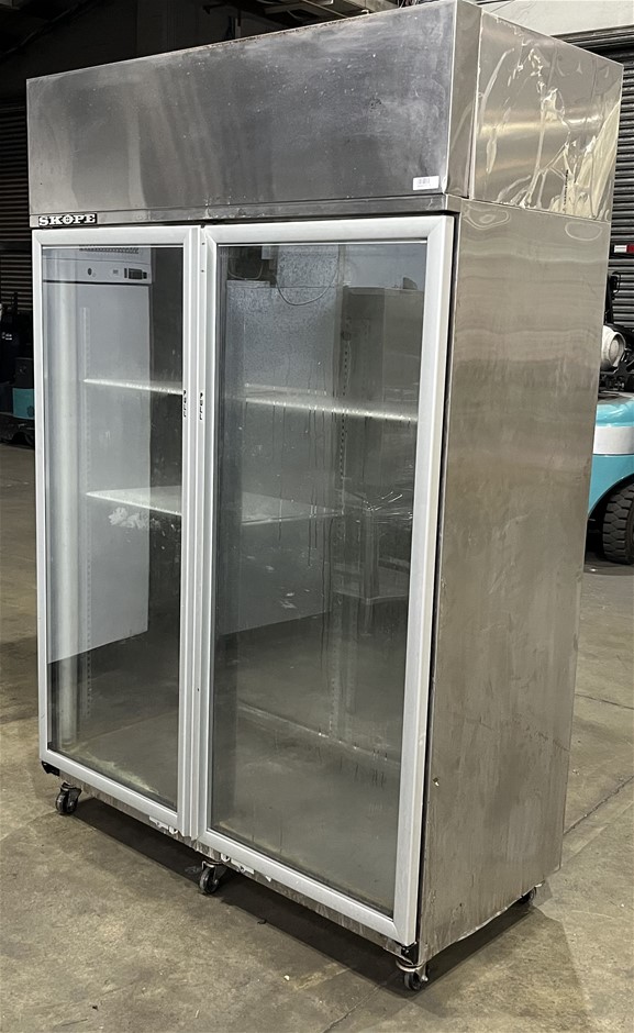 2005 Skope SK1300TXL-C 2 Glass Door Upright Fridge Auction (0002 ...