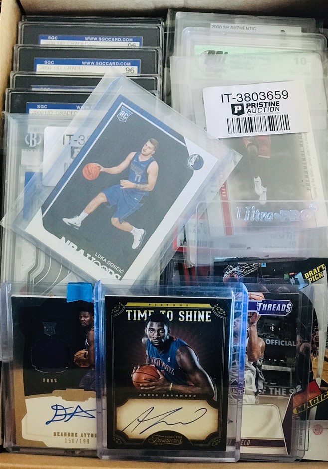 Around 2000 trading cards in box. Auction (0009-8018015) | Grays Australia