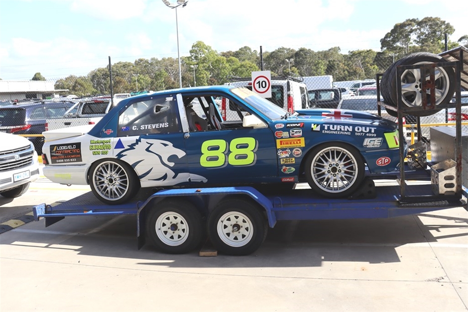 Holden VK Commodore Race Car V8 Manual Sedan & Trailer Auction (0001 ...